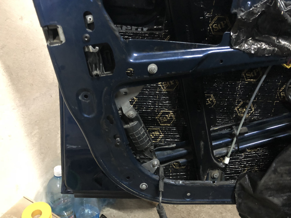 31. S323a Доводчики дверей — BMW 5 series (E60), 3 л, 2004 года ...