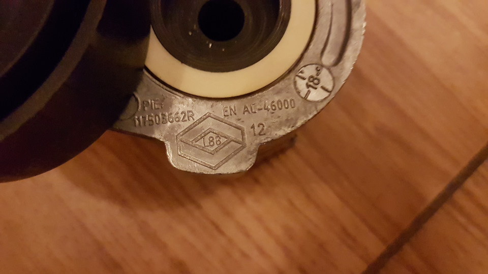 117503662R Ролик генератора Рено Megane 2 K4M +AC 25.04.05 -> RENAULT ...