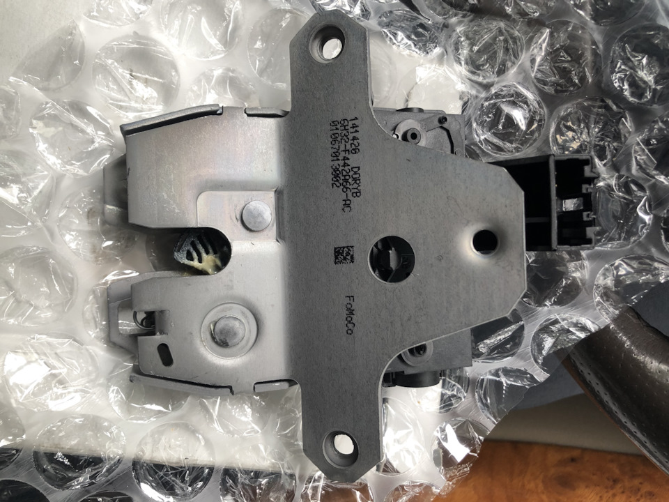 Замок крышки багажника — Land Rover Range Rover Sport (1G), 3,6 л, 2010 ...