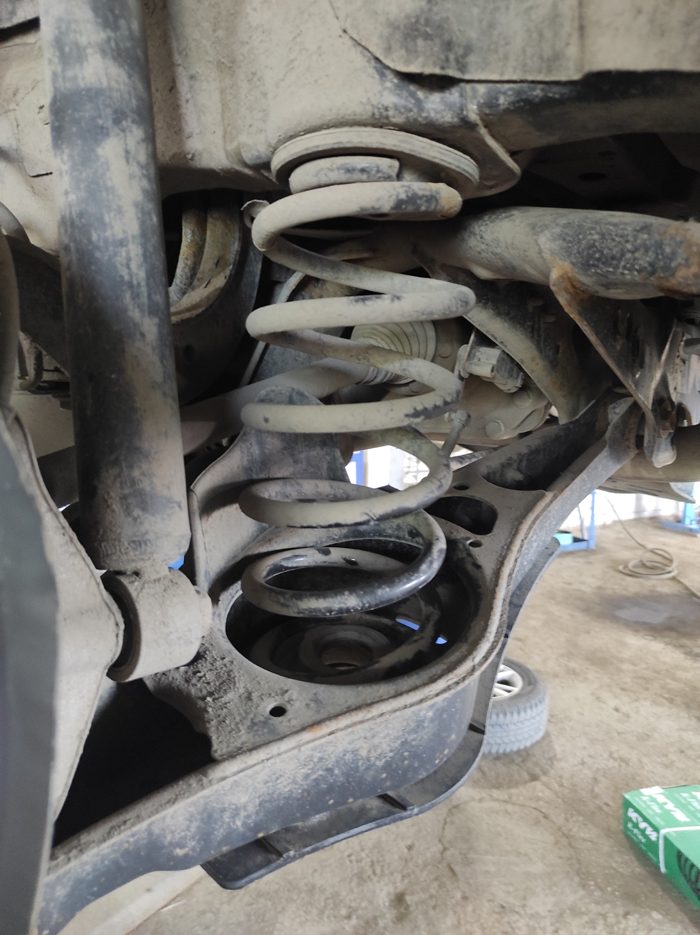 Замена пружин, тормозных дисков и колодок. — Volkswagen Tiguan (1G), 2 ...
