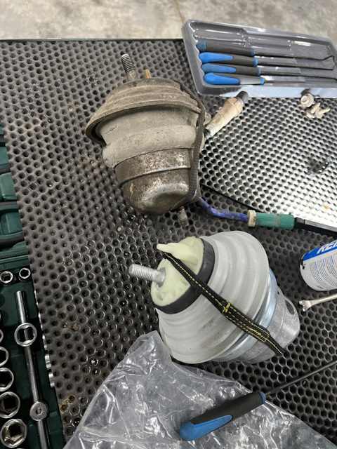 C2D19868 Крепление двигателя Jaguar Land Rover | Запчасти на DRIVE2