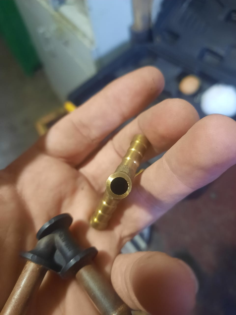 Тройник системы охлаждения 1K0121087B — Audi A3 Sportback (8PA), 2 л ...