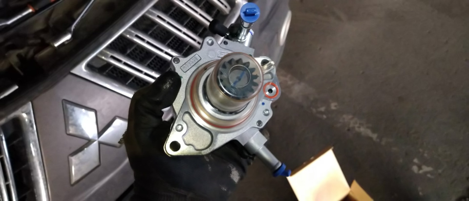 Вакуумный насос — Mitsubishi Pajero Sport (2G), 2,5 л, 2012 года ...