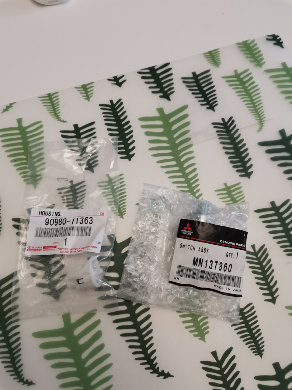 MN137360 Датчик давления масла в двигателе Mitsubishi | Запчасти на DRIVE2