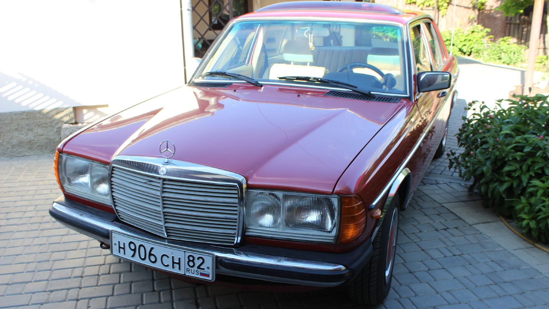 Mercedes-Benz W123 2.3 бензиновый 1980 | Red Benz на DRIVE2