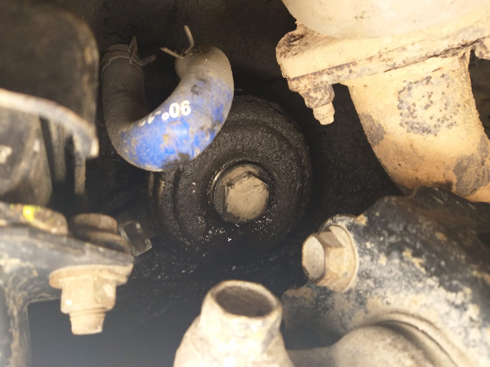 Маслоохладитель — Toyota Hilux Surf (2G), 3 л, 1993 года | расходники ...