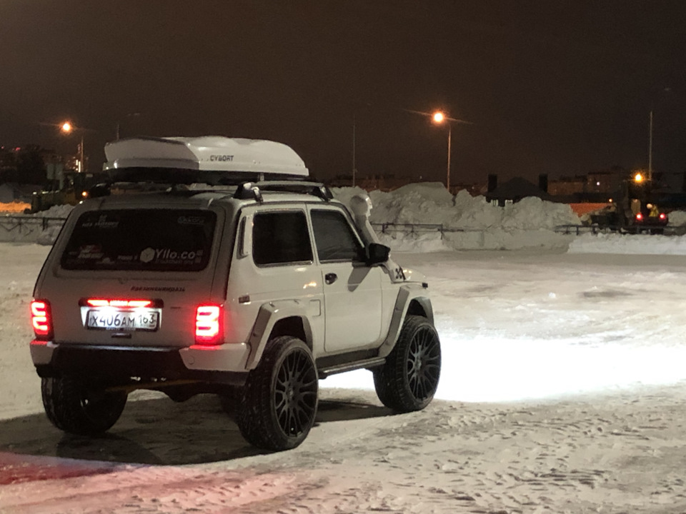 Cybort box — Lada 4x4 3D, 1,7 л, 2009 года | стайлинг | DRIVE2