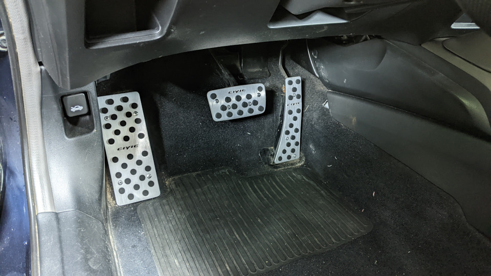 Установка накладок на педали — Honda Civic 4D (8G), 1,8 л, 2006 года ...