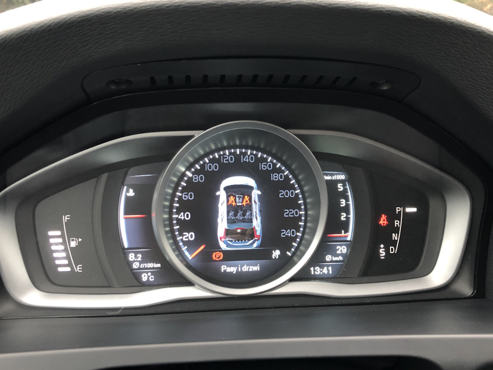 1. TFT приборная панель на Volvo V60 — Volvo V60 (1G), 2 л, 2011 года ...