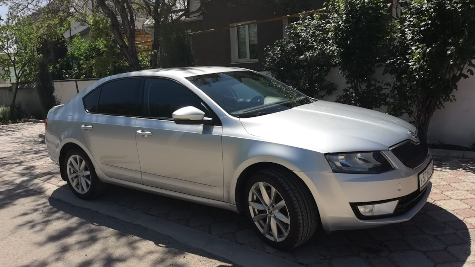 Пост 3, Давление масла, p164b00 — Skoda Octavia A7 Mk3, 1,8 л, 2014 ...