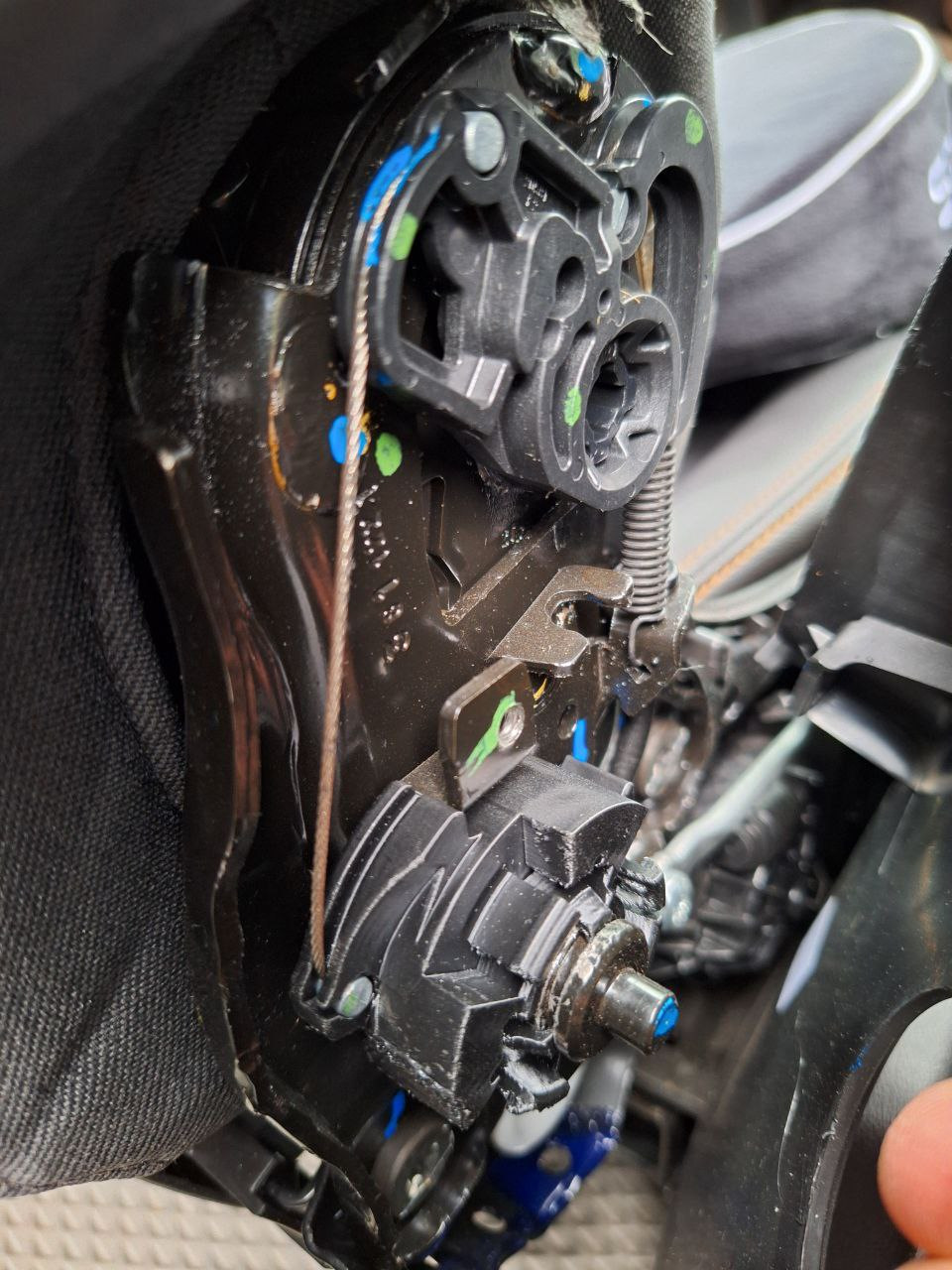 Втулка в ручку регулировки наклона спинки пассажирского сиденья GMC ...