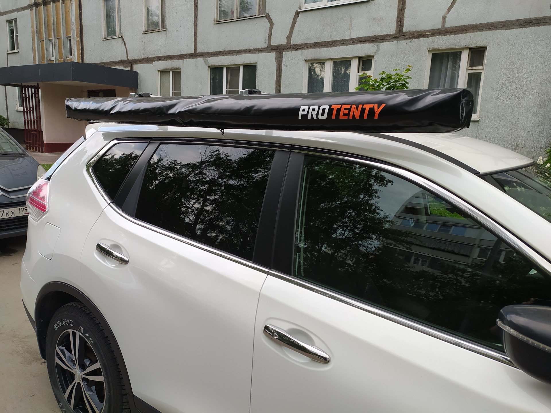 Поперечины багажника от LUX и маркиза PROTENTY — Nissan X-Trail III ...