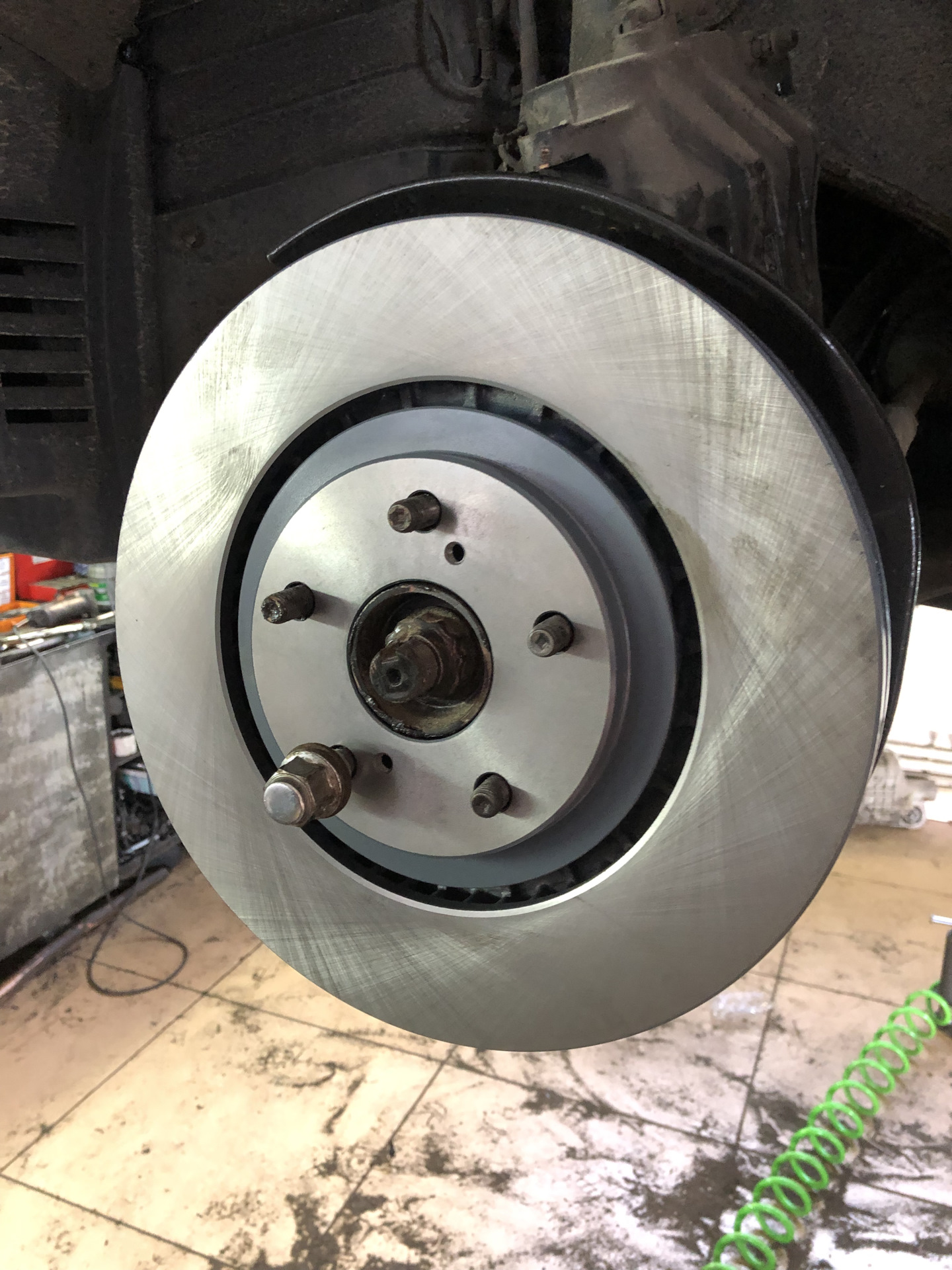 Замена передних и задних тормозных дисков, колодок с профилактикой ...