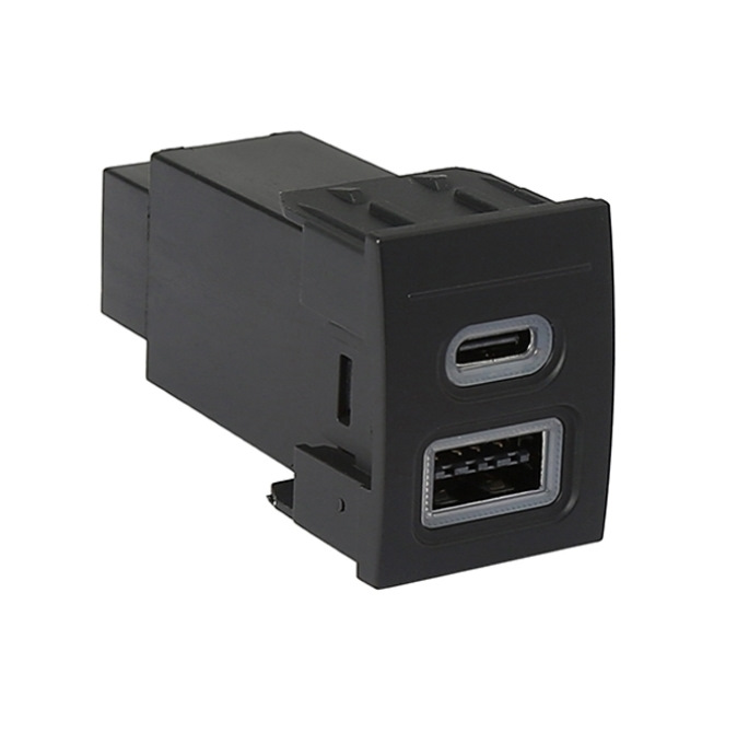 USB для заднего ряда — Lexus RX 450h (4G), 3,5 л, 2018 года ...