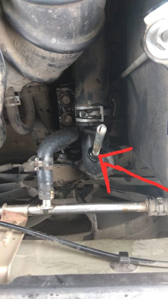 держатель патрубков 1605737010 левый — Toyota RAV4 (III), 2 л, 2010 ...