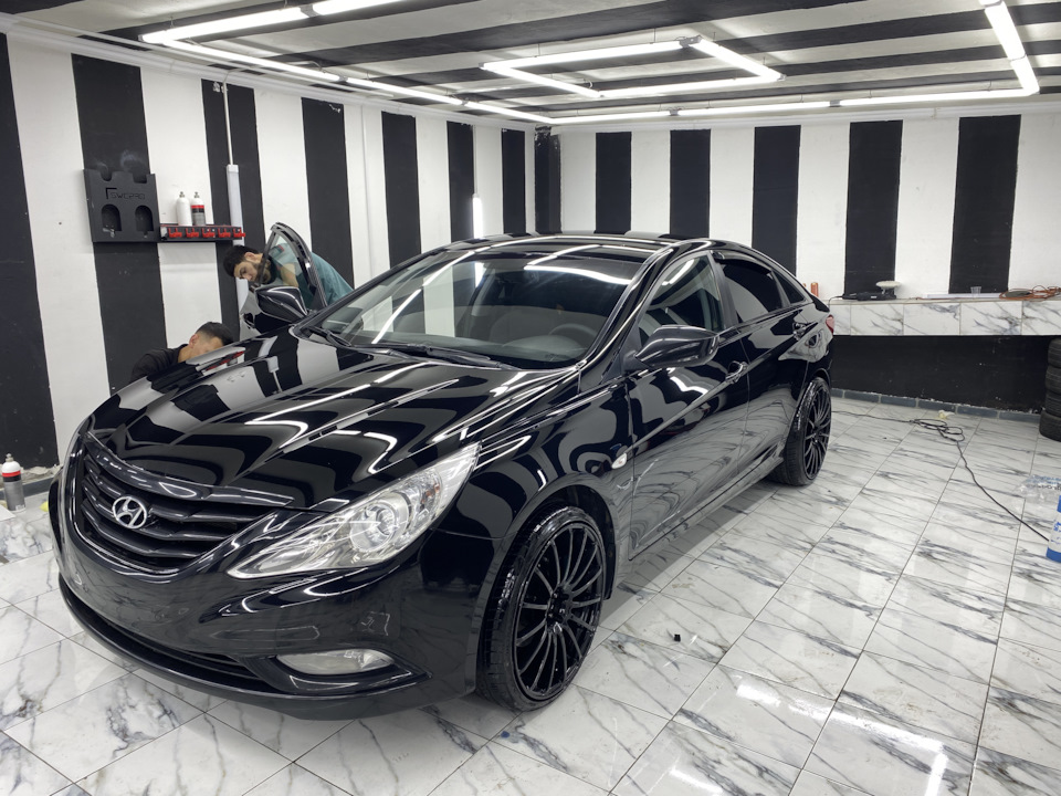 Колеса R20 на низком профиле 😎 + полировка +керамика + антихром 🌚🌚🌚 — Hyundai Sonata VI (YF), 2 ...