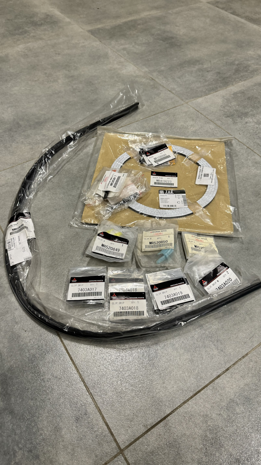 Замена лобового стекла + клипсы молдингов — Mitsubishi Lancer Evolution ...