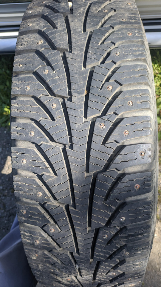 Шины зимние шипованные Nokian 215/75 R16, литые диски Диски на гранд ...