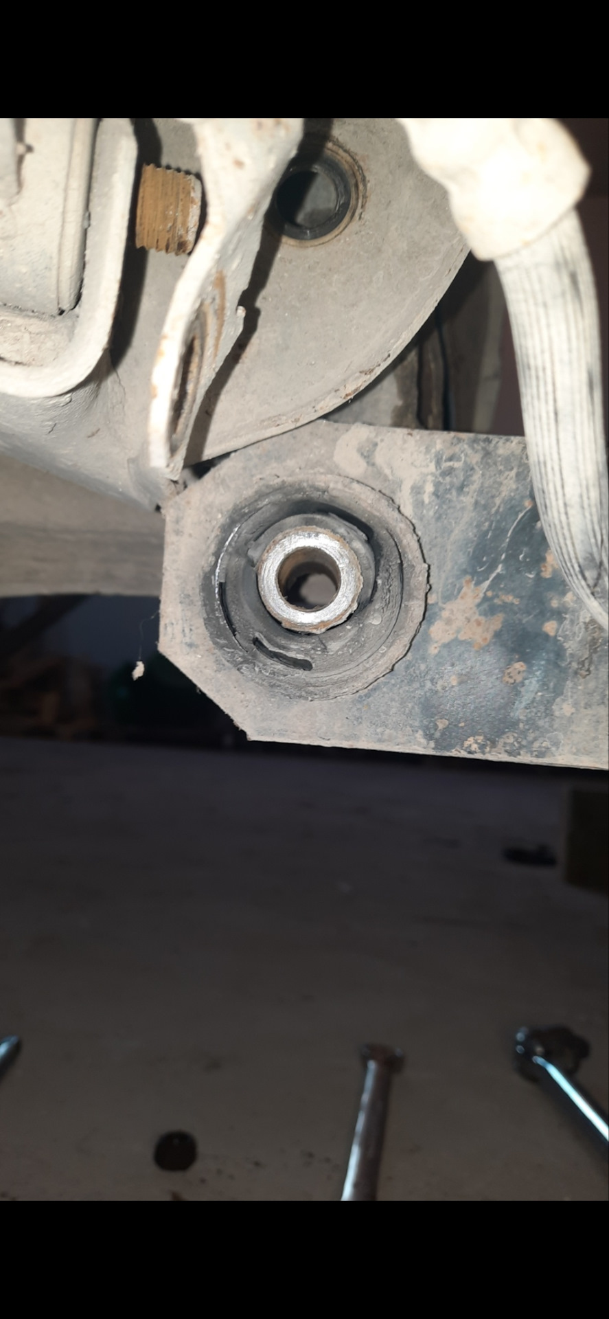 Сайлентблоки задней балки. — Audi 80 (B3), 1,8 л, 1988 года | визит на ...