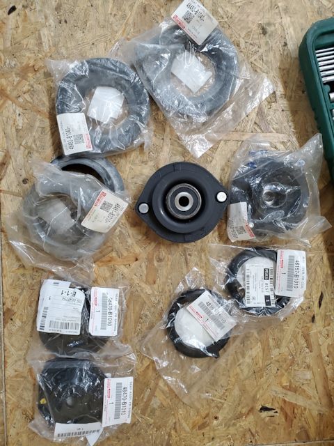 48157B1010 TOYOTA Прокладка пружиныPasso KGC1#/QNC10, BB QNC2# TOYOTA ...