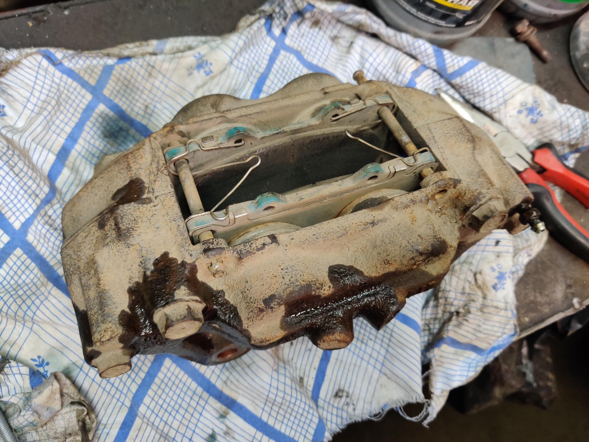 Ревизия передних суппортов — Toyota Land Cruiser Prado 120-series, 4 л ...