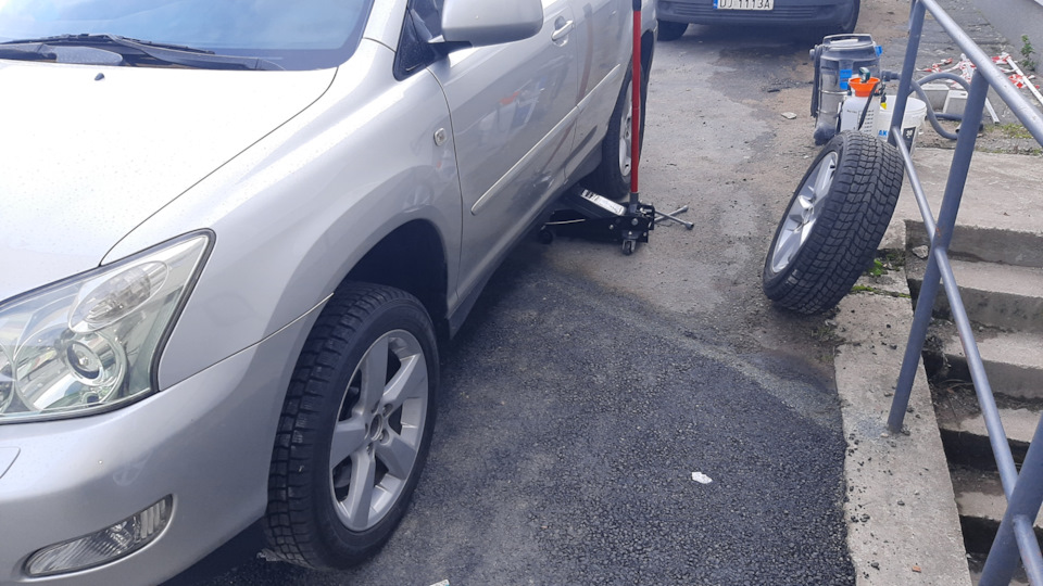 Зимняя резина, домкрат и динамометр — Lexus RX (2G), 3 л, 2005 года ...