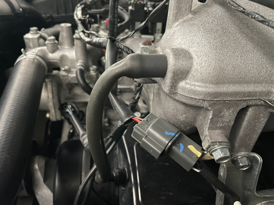 Трубка вентиляции картерных газов — Mitsubishi Pajero (4G), 3 л, 2012 ...