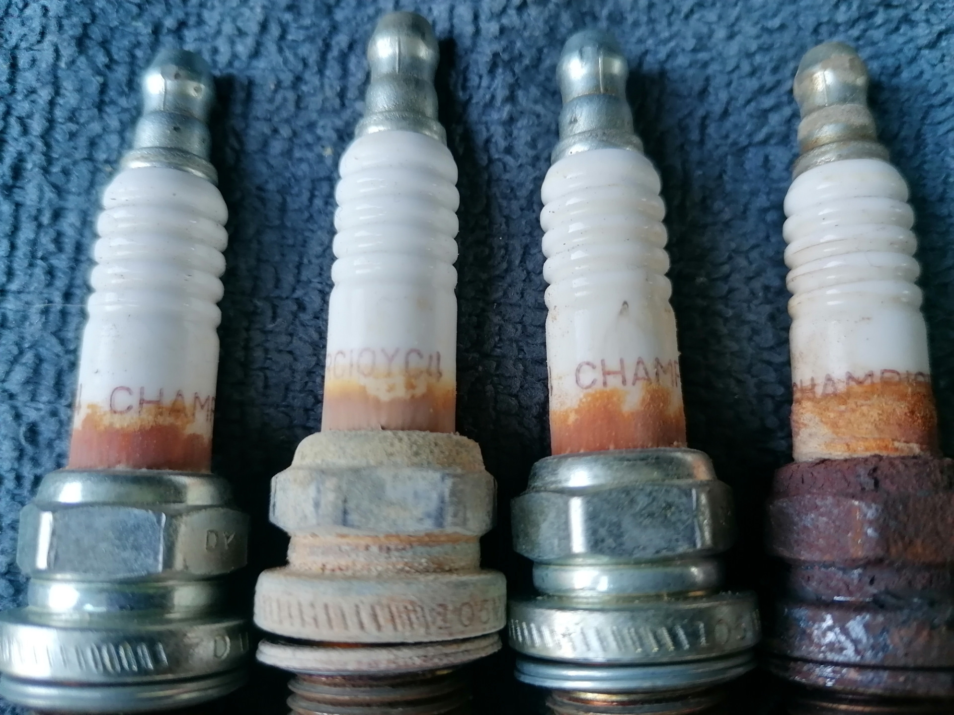 Замена свечей зажигания — Hyundai Tucson (JM), 2 л, 2007 года | своими ...