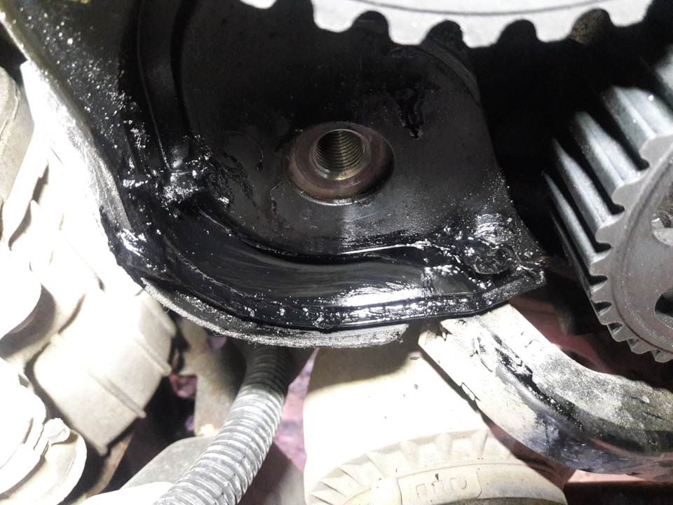 Замена ГРМ и роликов обводного ремня — Opel Astra H, 1,7 л, 2010 года ...