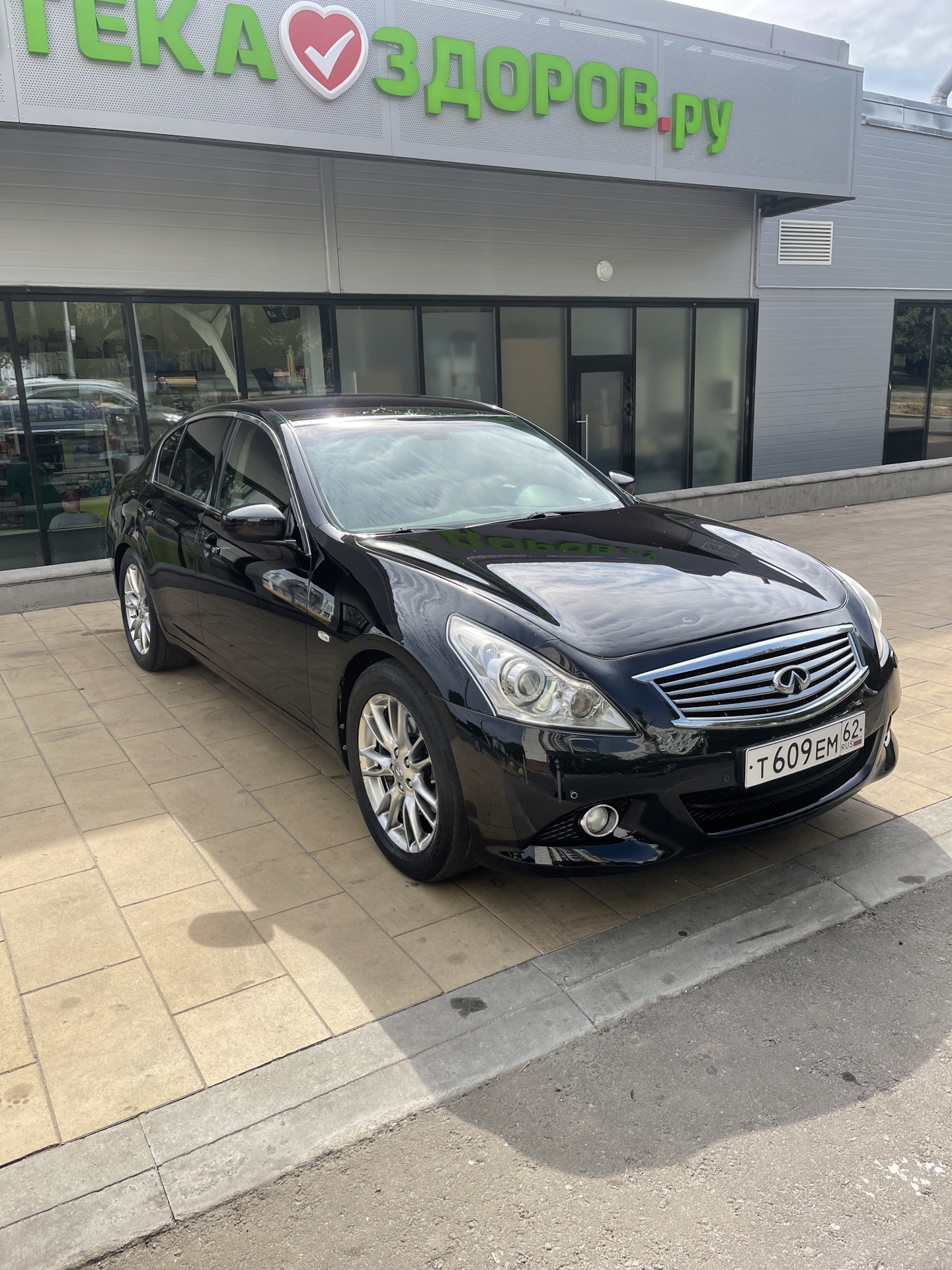 Внешка и диски — Infiniti G25, 2,5 л, 2012 года | колёсные диски | DRIVE2