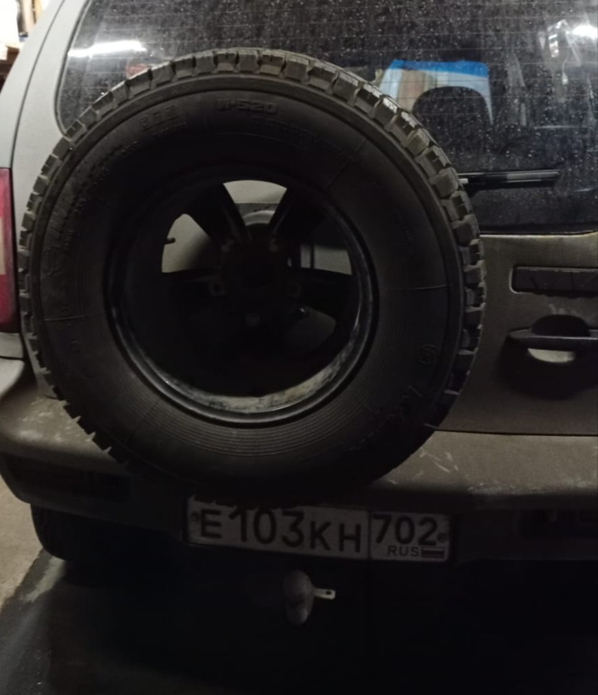 3. Переделка кронштейна запаски под литой диск — Chevrolet Niva GLX, 1 ...