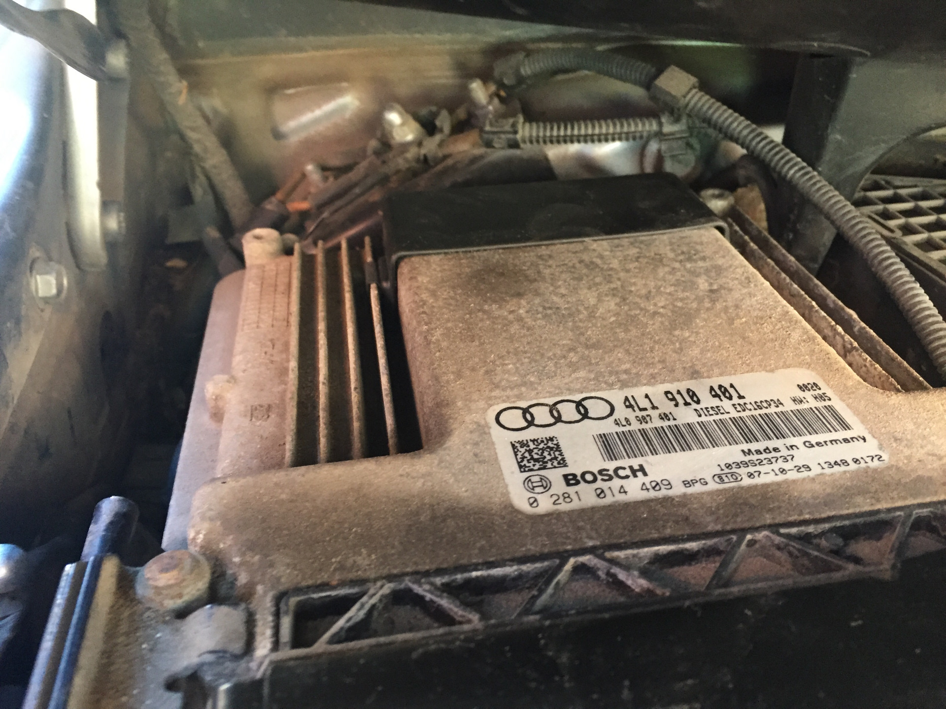 Смена масла, фильтров, шапочка на эбу — Audi Q7 (1G), 3 л, 2007 года | плановое ТО | DRIVE2