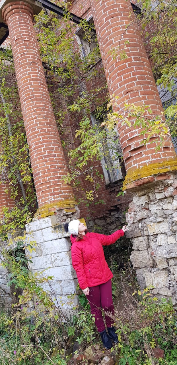 Передние тормозные колодки и правый суппорт. — Hyundai Grand Starex, 2 ...