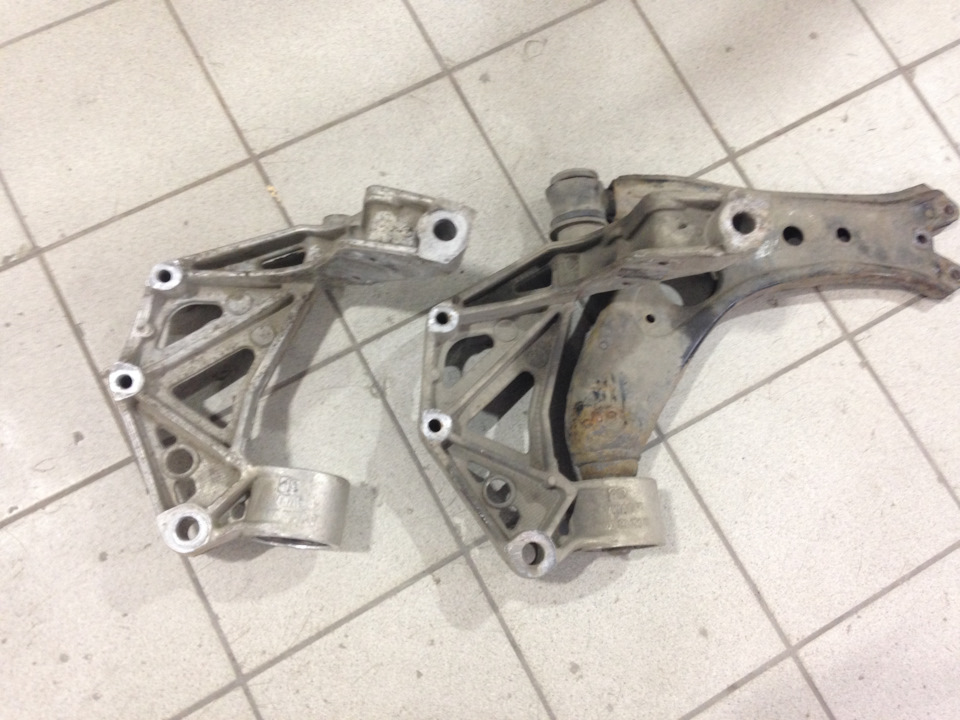 6Q0199294D Кронштейн крепл.рычага передн.R Фабия VAG | Запчасти на DRIVE2