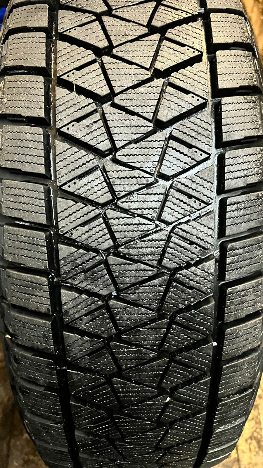 Зимние шины Bridgestone Blizzak DM-V2 — Mitsubishi Outlander (3G), 3 л ...