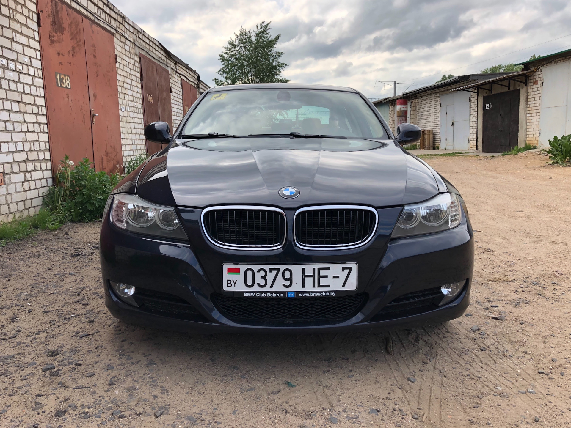 Замена решётки бампера и накладок — BMW 3 series (E90), 3 л, 2009 года ...