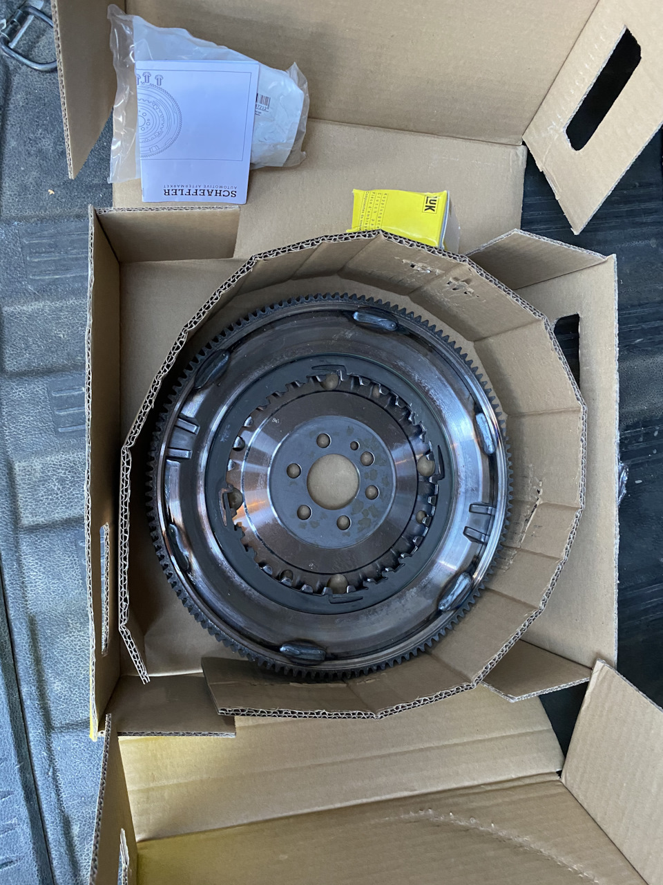 Замена сцепления и маховика — Volkswagen Golf Mk6, 1,4 л, 2011 года ...