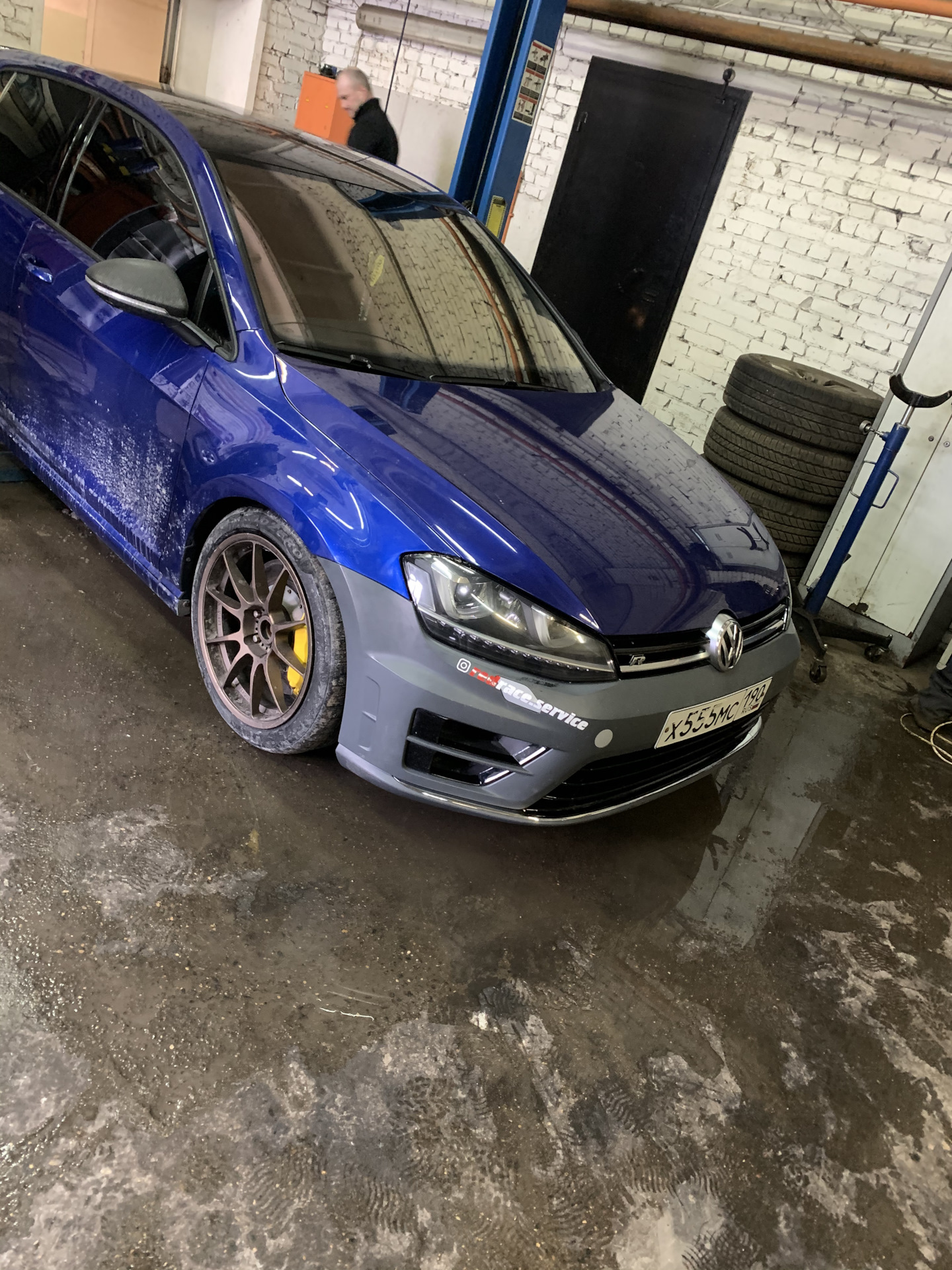 Новый бампер — Volkswagen Golf R Mk7, 2,5 л, 2014 года | другое | DRIVE2