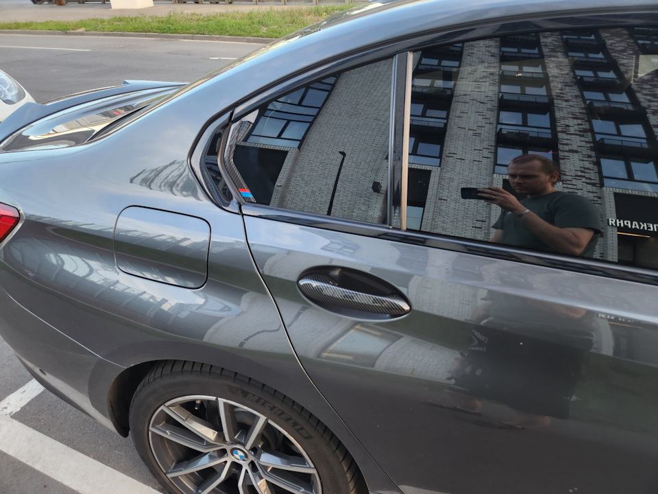 Наклейки на задние стёкла — BMW 3 series (G20), 2 л, 2020 года ...