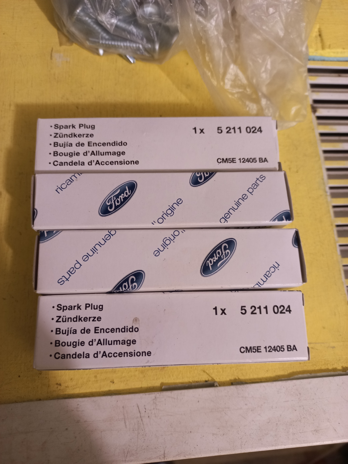 Замена прокладки клапанной крышки и свечей — Ford Focus Hatchback III ...