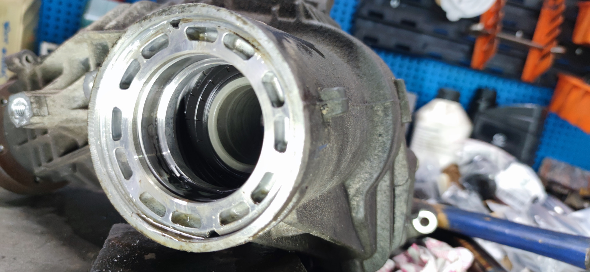 Замена сальников раздатки T5 4motion — Volkswagen Caravelle (T5), 2 л ...