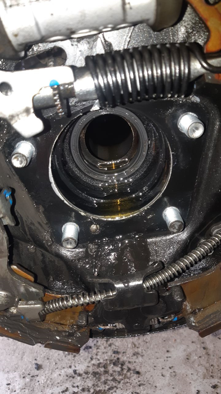 Подшипники и сальники задних полуосей — Toyota Rush (1G), 1,5 л, 2009 ...