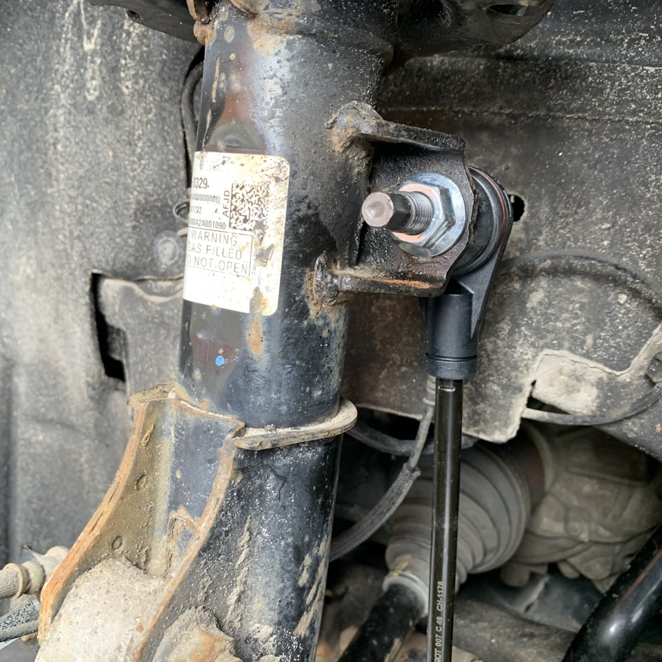 Замена стойки стабилизатора (тяга стабилизатора) — Chevrolet Equinox ...