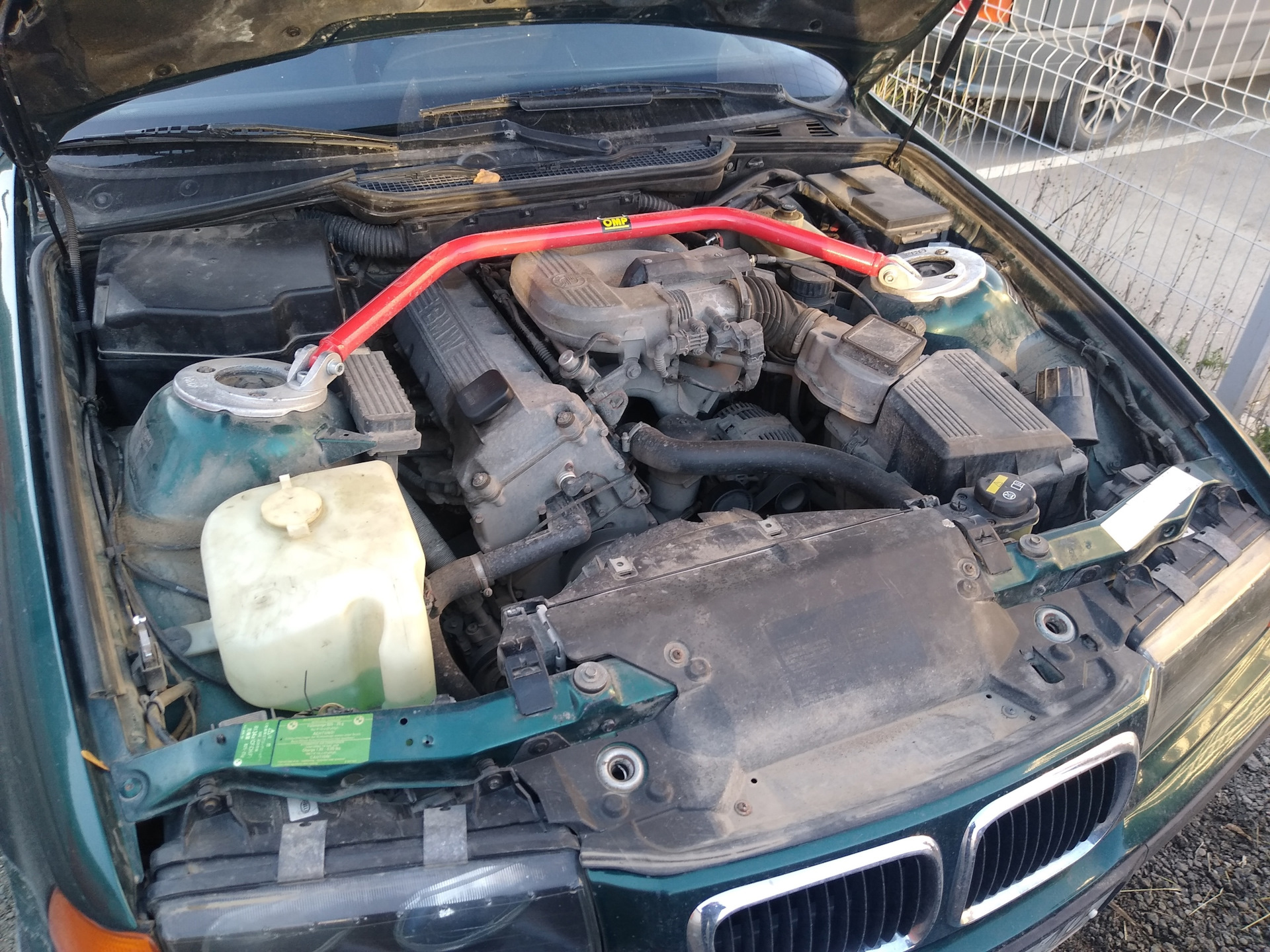 Мойка подкапотного пространства с двигателем — BMW 3 series Touring ...
