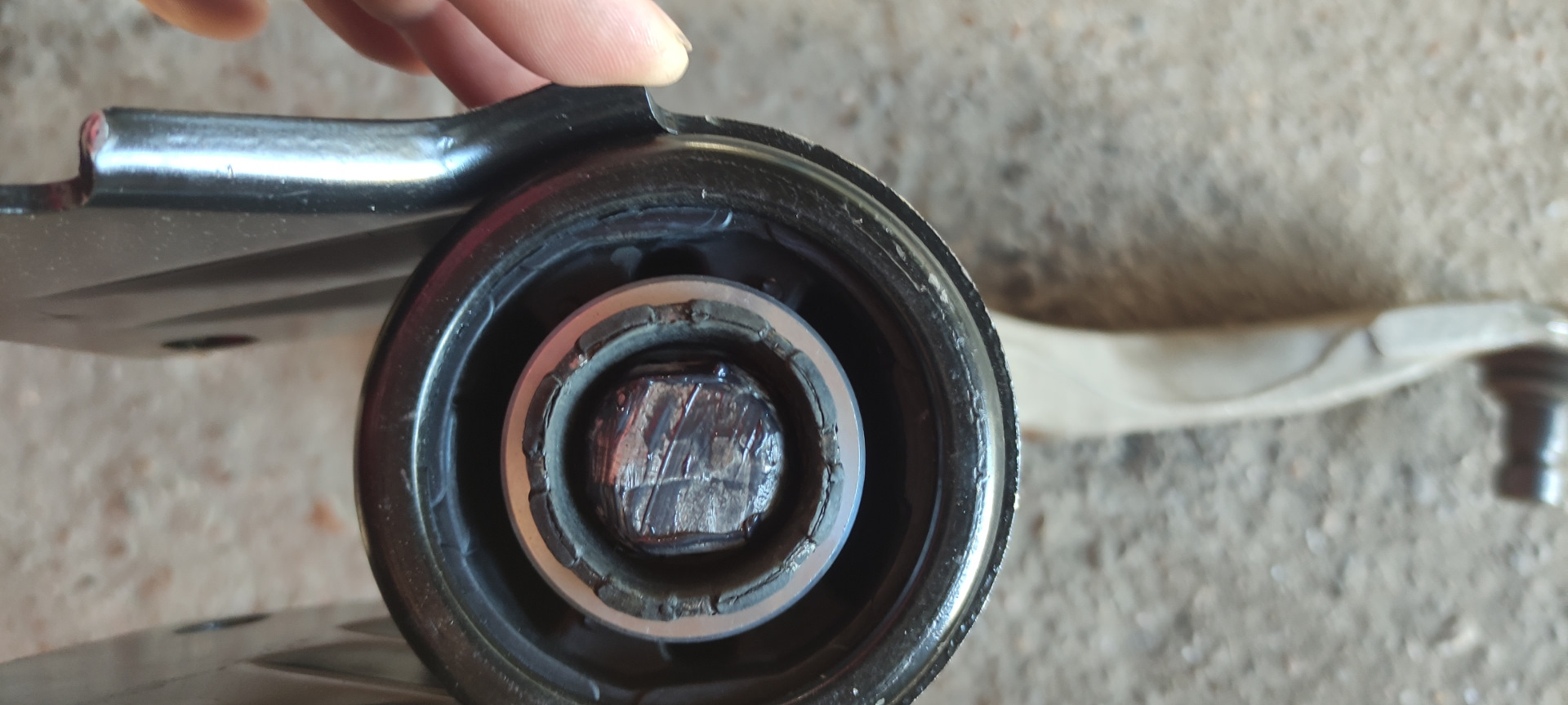 Замена саленблоков передних рычагов заднии . — Ford Fusion (America ...