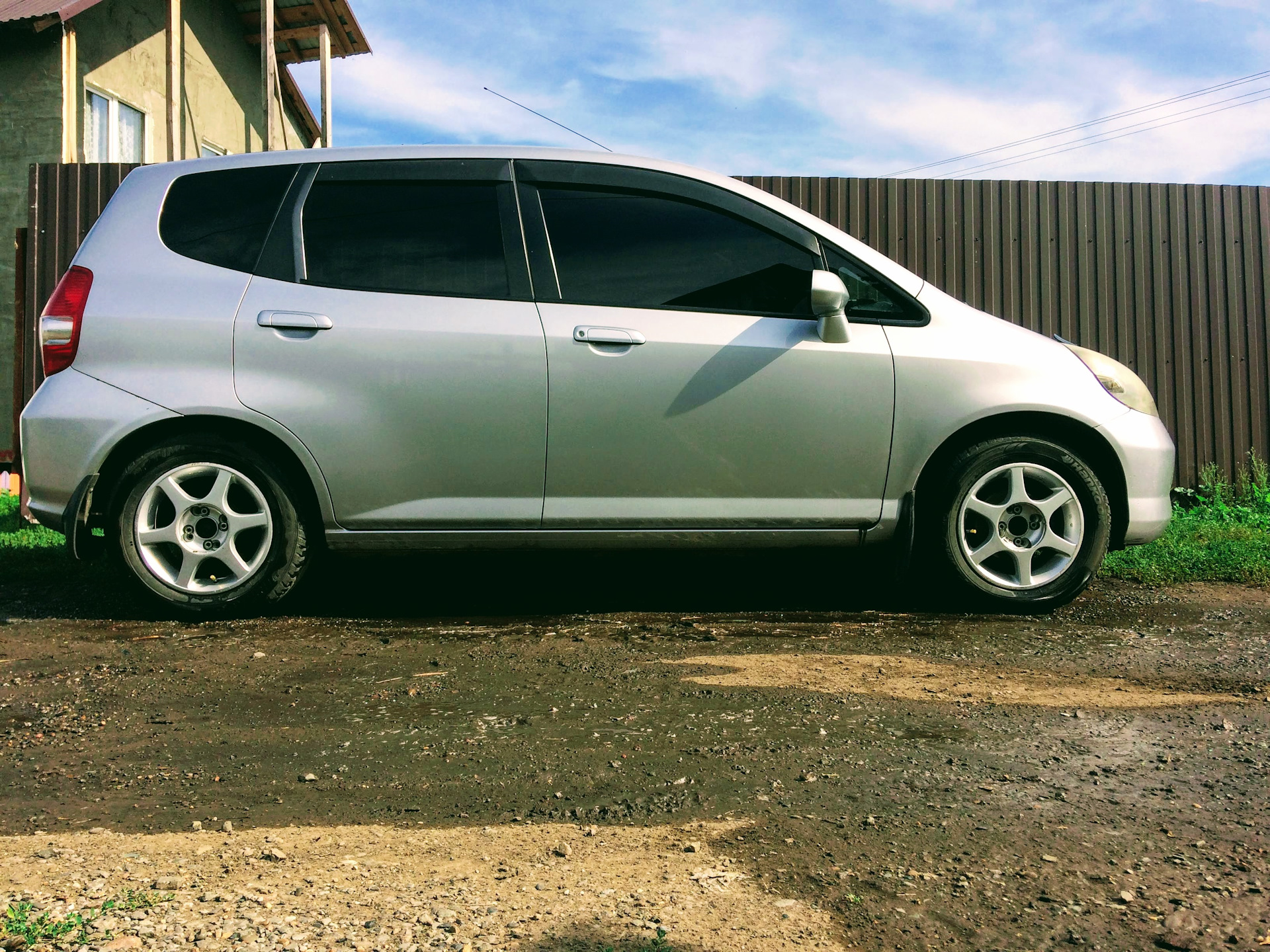 Тонировочка — Honda Fit (1G), 1,3 л, 2001 года | стайлинг | DRIVE2