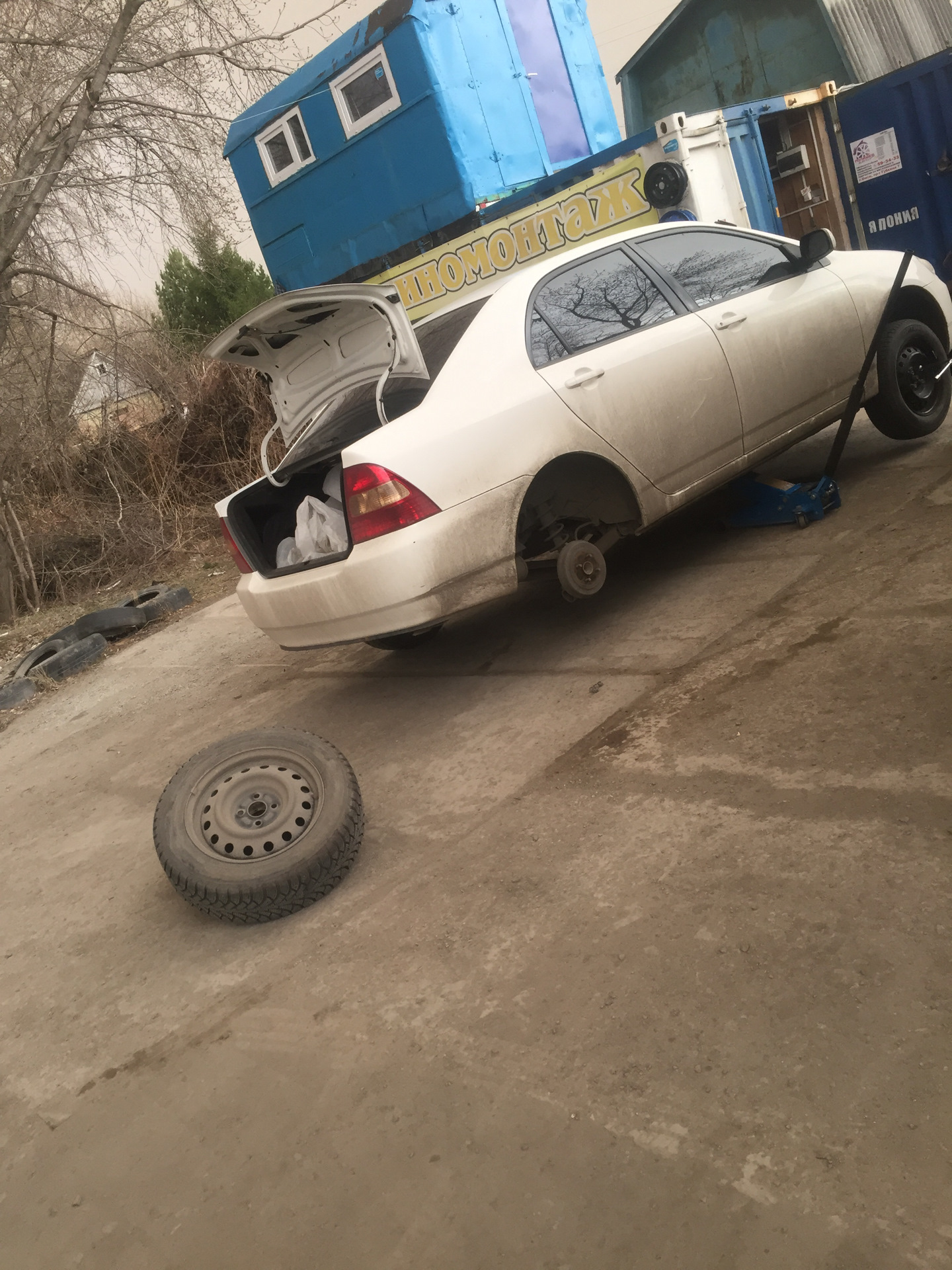 Домашние тапочки или оперские штампы ;) — Toyota Corolla (120), 1,5 л ...