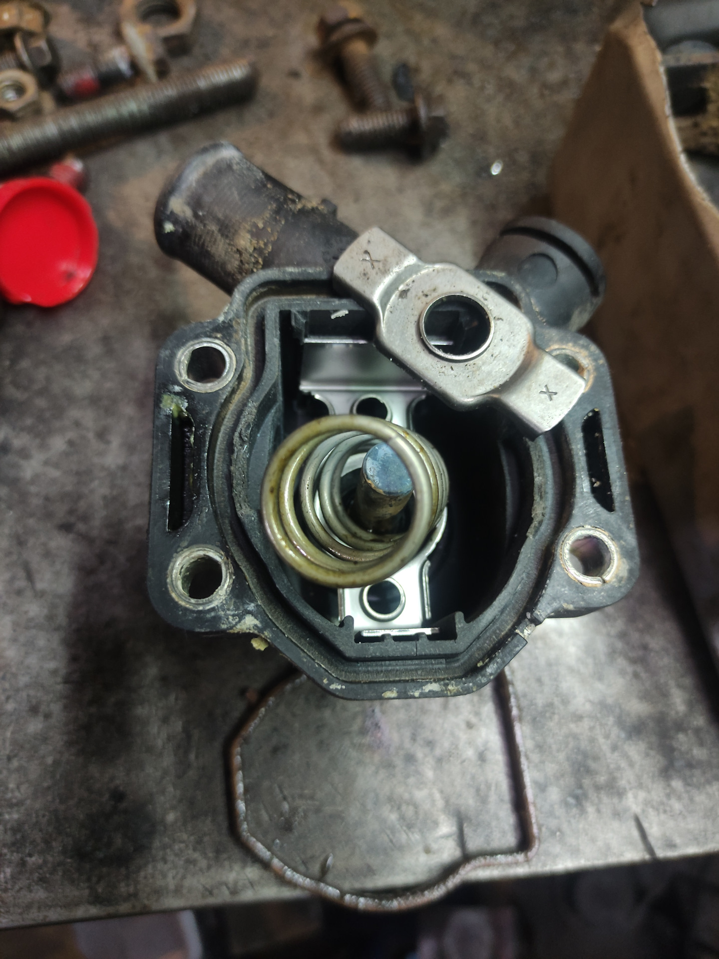 Патрубки системы охлаждения замена — Volvo XC70 III, 3,2 л, 2008 года ...