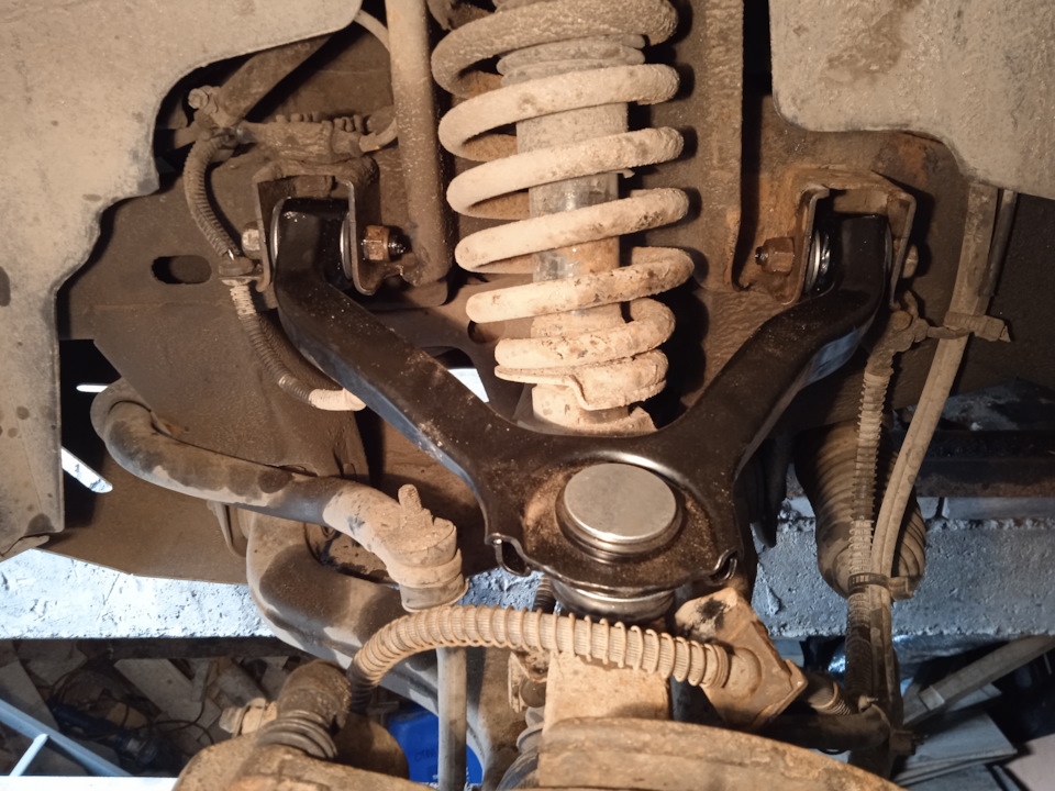 Верхний левый рычаг — SsangYong Kyron, 2 л, 2008 года | своими руками ...