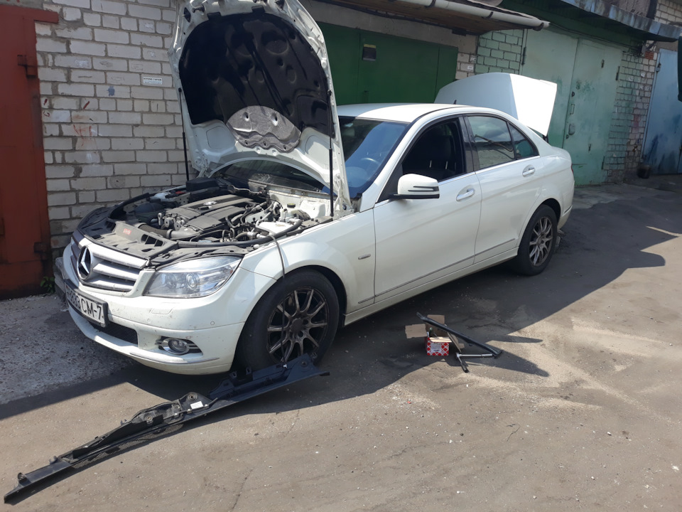 Ремонт трапеции дворников — Mercedes-Benz C-Class (W204), 1,8 л, 2009 ...